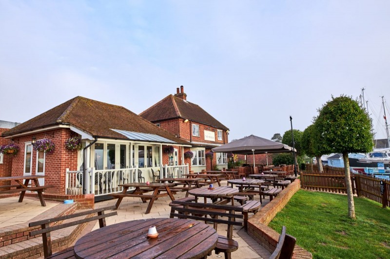 Gallery. – Maybush Inn