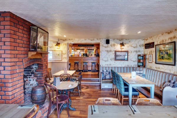 Gallery. – Maybush Inn