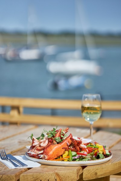 Maybush Inn – A beautiful waterfront pub at Waldringfield