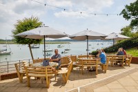 Maybush Inn – A beautiful waterfront pub at Waldringfield