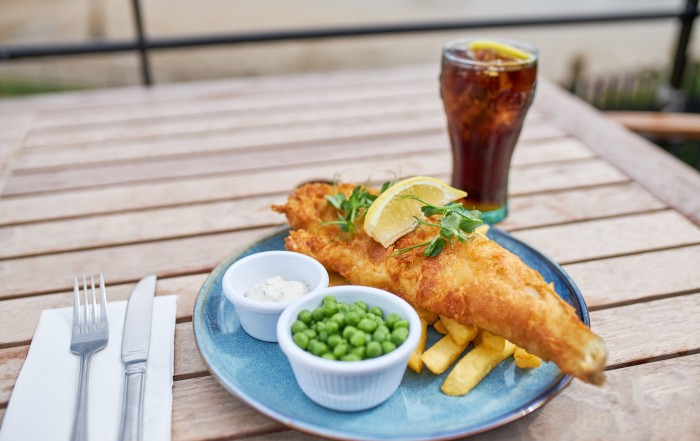 Maybush Inn – A beautiful waterfront pub at Waldringfield