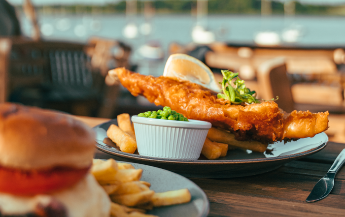 Maybush Inn – A beautiful waterfront pub at Waldringfield