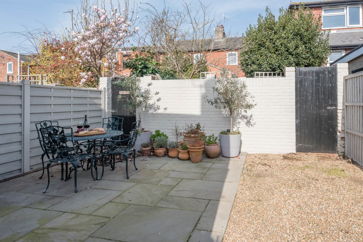 Maybush Inn – A beautiful waterfront pub at Waldringfield